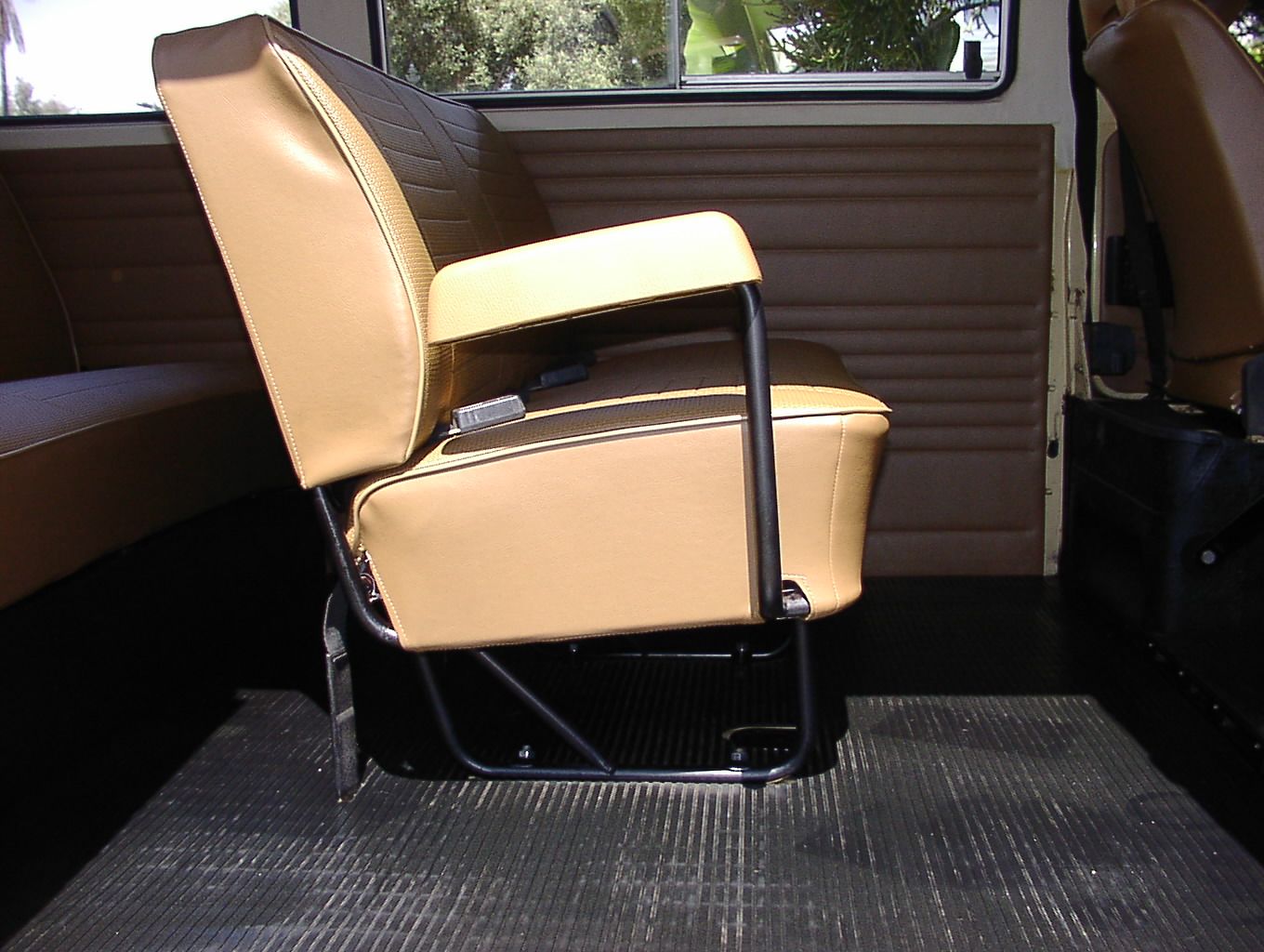 TheSamba.com :: Bay Window Bus - View topic - middle bench seat belt ...