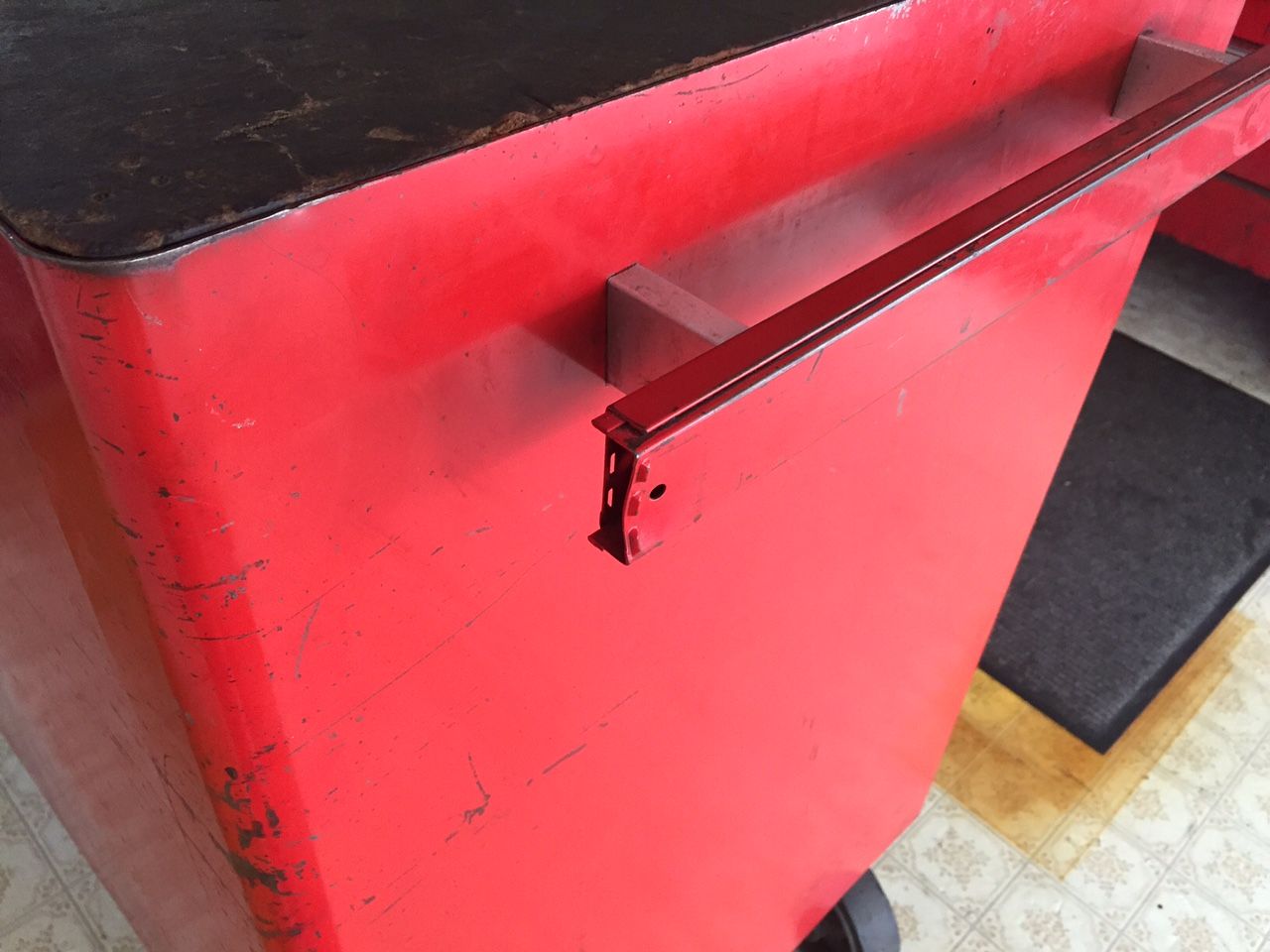 Vintage roll cab handle end cap option | The Garage Journal